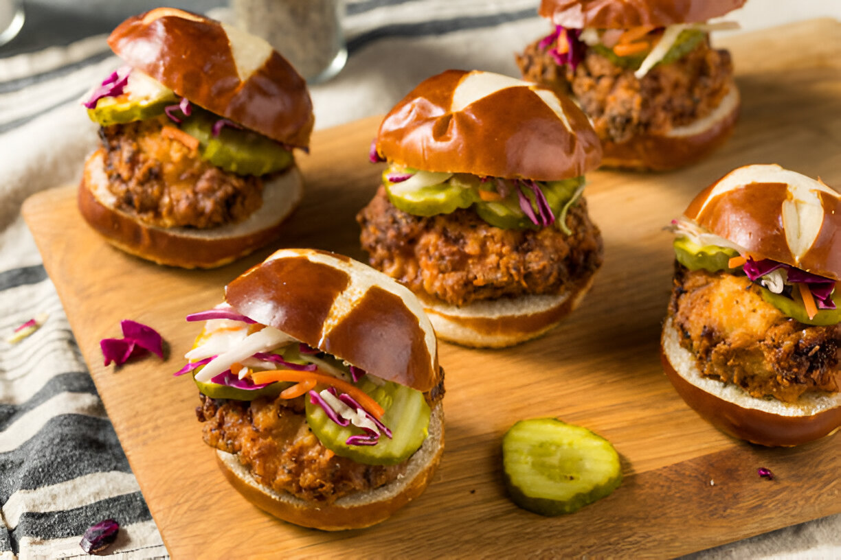 Delicious Chicken Sliders: Easy Recipes and Serving Ideas