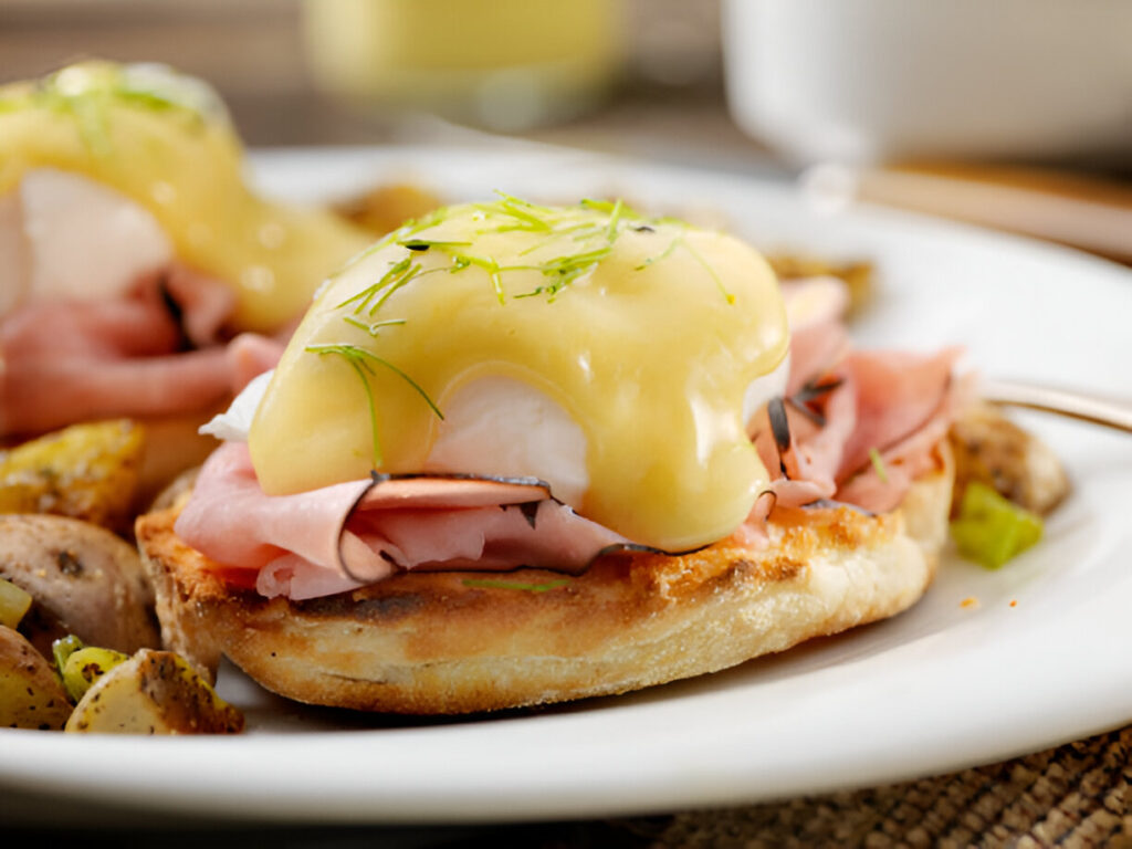 Ultimate Guide to Eggs Benedict: History, Recipe & Tips